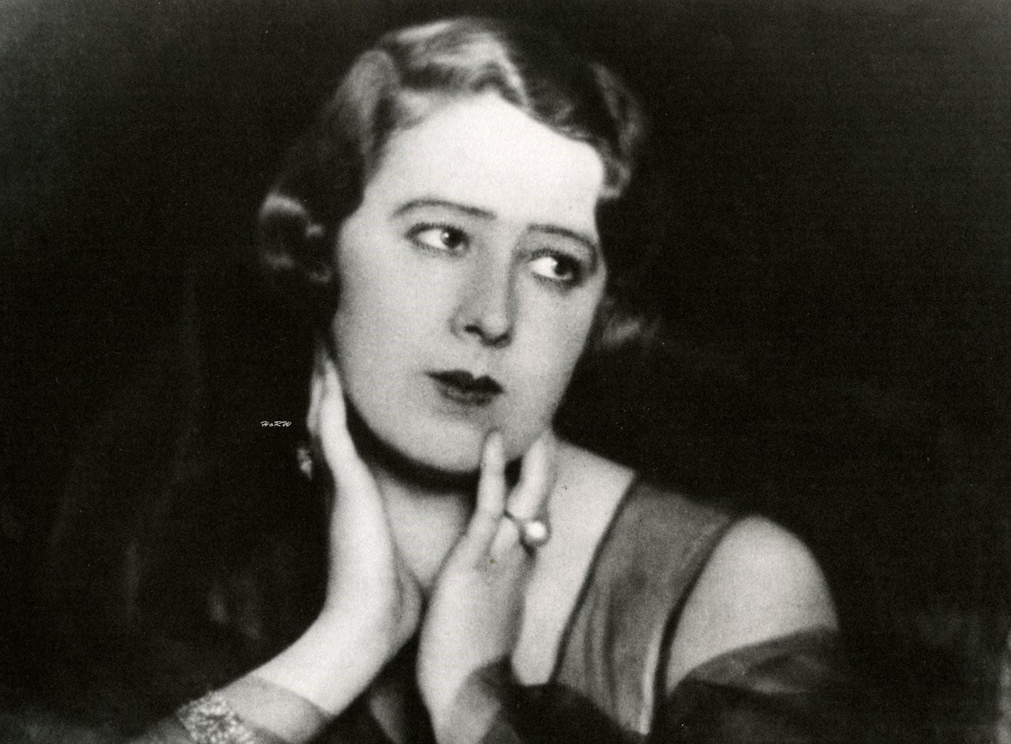 Magda Lupescu and the abdication of King Carol II of Romania - History ...