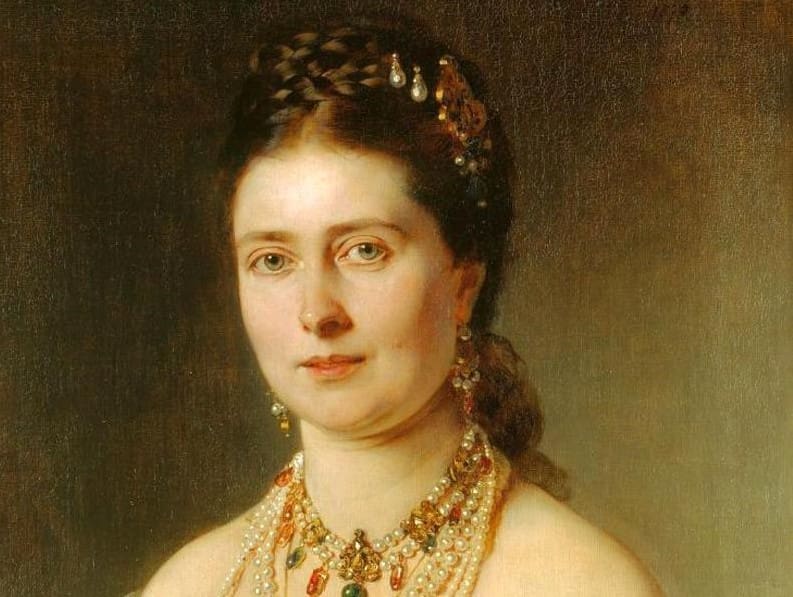 Victoria_Crown_Princess_of_Germany_1876crop - History of Royal Women